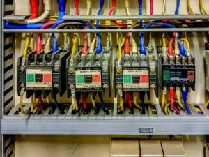 三相交流回路の「RST」と「UVW」の違いについて｜nabeWorks