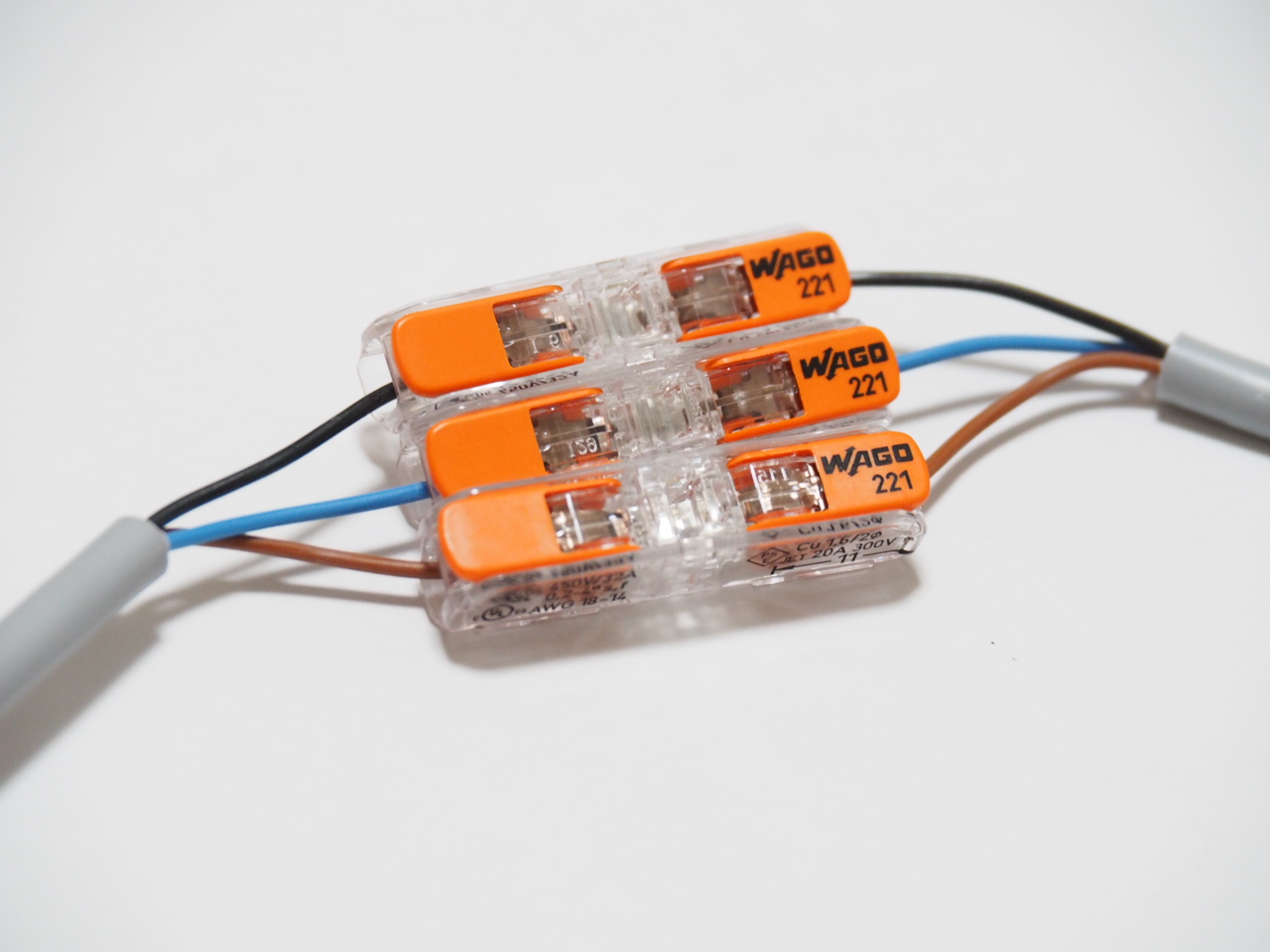 【超便利！】WAGO（ワゴ）ワンタッチコネクターの特徴と使い方について｜nabeWorks